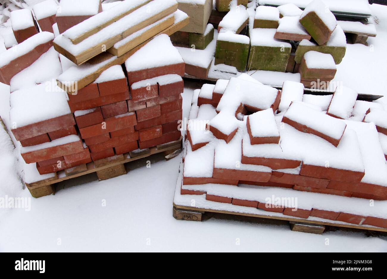 Construction site in winter hi-res stock photography and images - Alamy