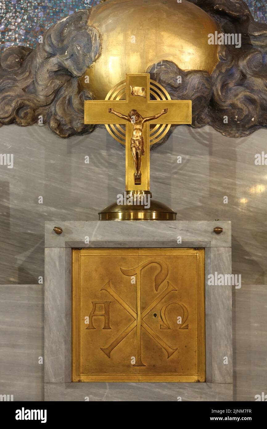 Chapelle de la crucifixion hi-res stock photography and images - Alamy