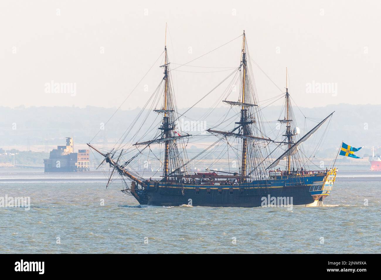 17th century sailing ship london hi-res stock photography and images ...