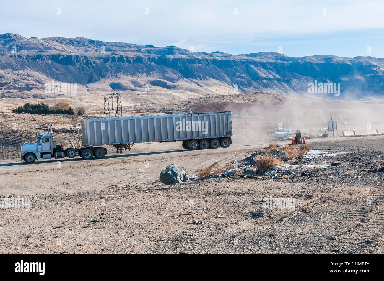 Trailer at dump station hi-res stock photography and images - Alamy