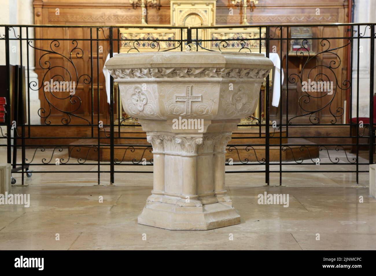 Eglise saint clodoald hi-res stock photography and images - Alamy