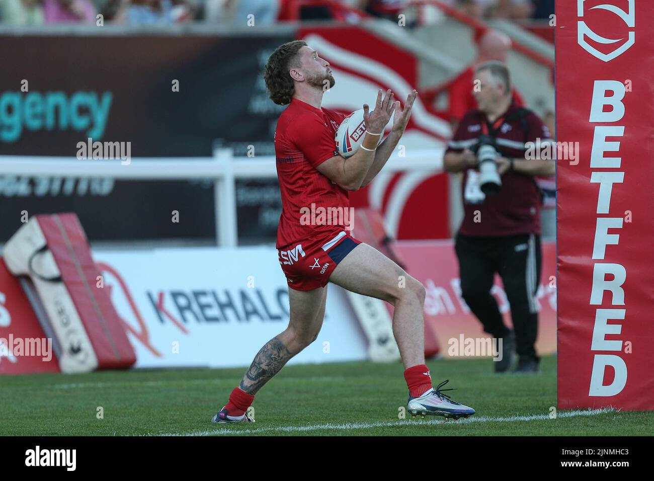 Ethan Ryan #23 of Hull KR during pre-game warm up Stock Photo - Alamy