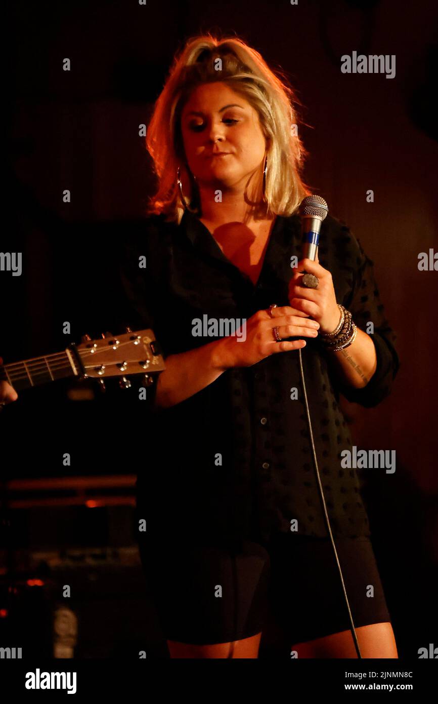 Faren Rachels performed at City Winery in Philadelphia -PICTURED: Faren ...