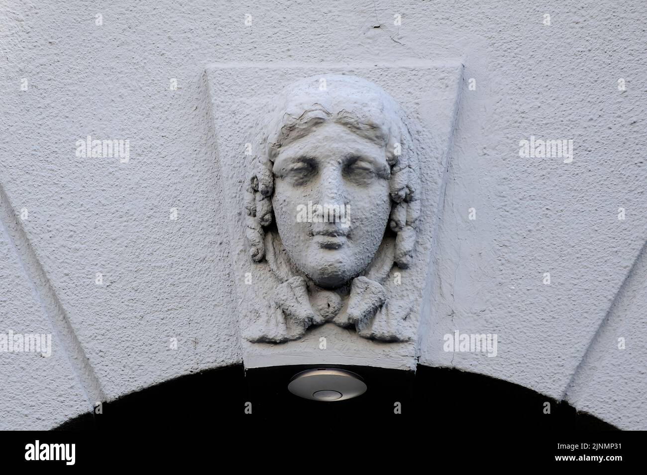 Mascaron architecture in old building hi-res stock photography and ...