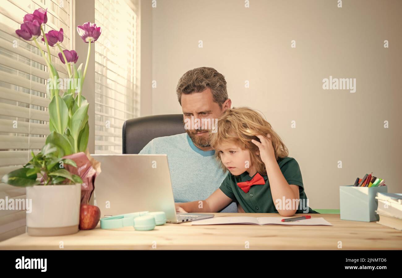 Father son computer hi-res stock photography and images - Alamy
