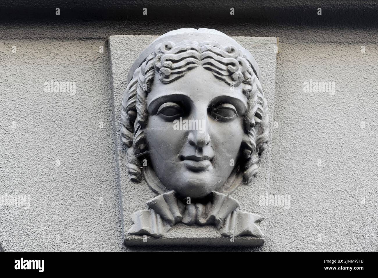 Art nouveau mascaron hi-res stock photography and images - Alamy