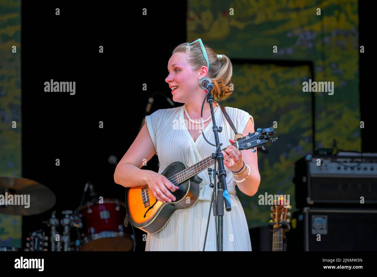Singer, Shaye Zadravec, Canmore Folk Music Festival, Canmore, Alberta ...