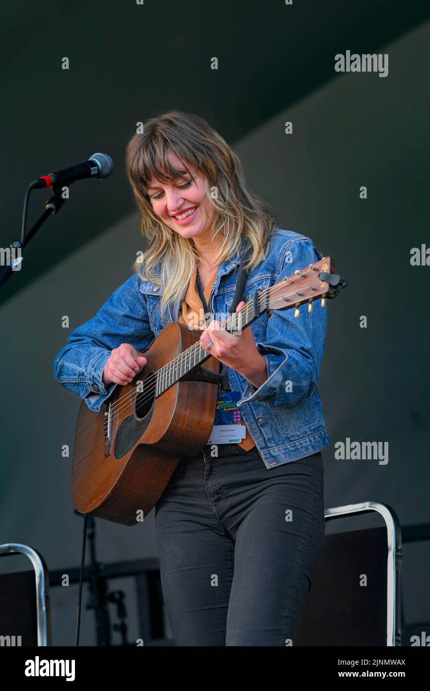 Anais mitchell singer hi-res stock photography and images - Alamy