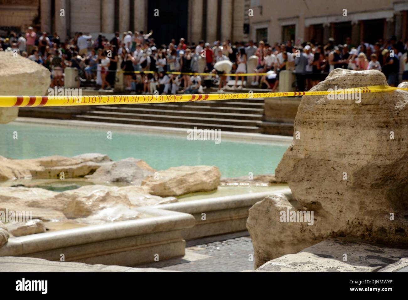 Famosa fontana di roma hi-res stock photography and images - Alamy