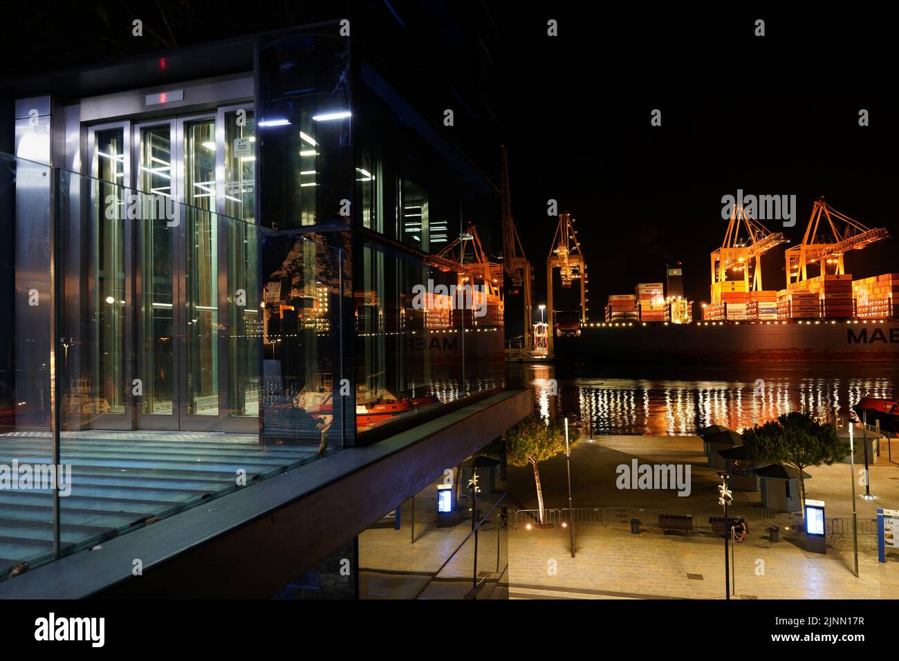 Harbour view containers cranes hi-res stock photography and images - Alamy