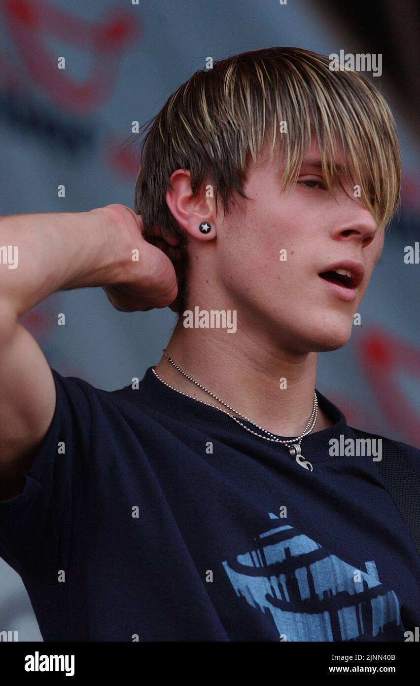 DOUGIE POYNTER, BAND MCFLY, POWER IN THE PARK, SOUTHAMPTON, 13-06-04 ...