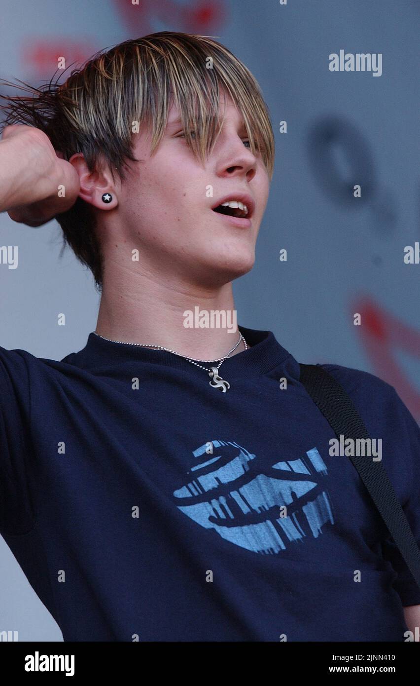 DOUGIE POYNTER, BAND MCFLY, POWER IN THE PARK, SOUTHAMPTON, 13-06-04 ...