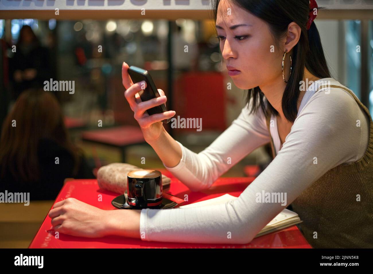 Iphone japan hi-res stock photography and images - Alamy
