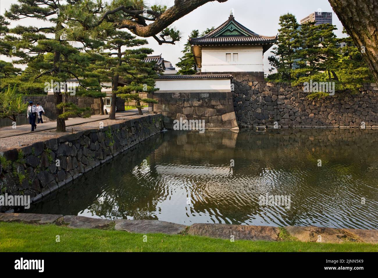 Imperial Palace gate and moat Tokyo Japan Stock Photo - Alamy