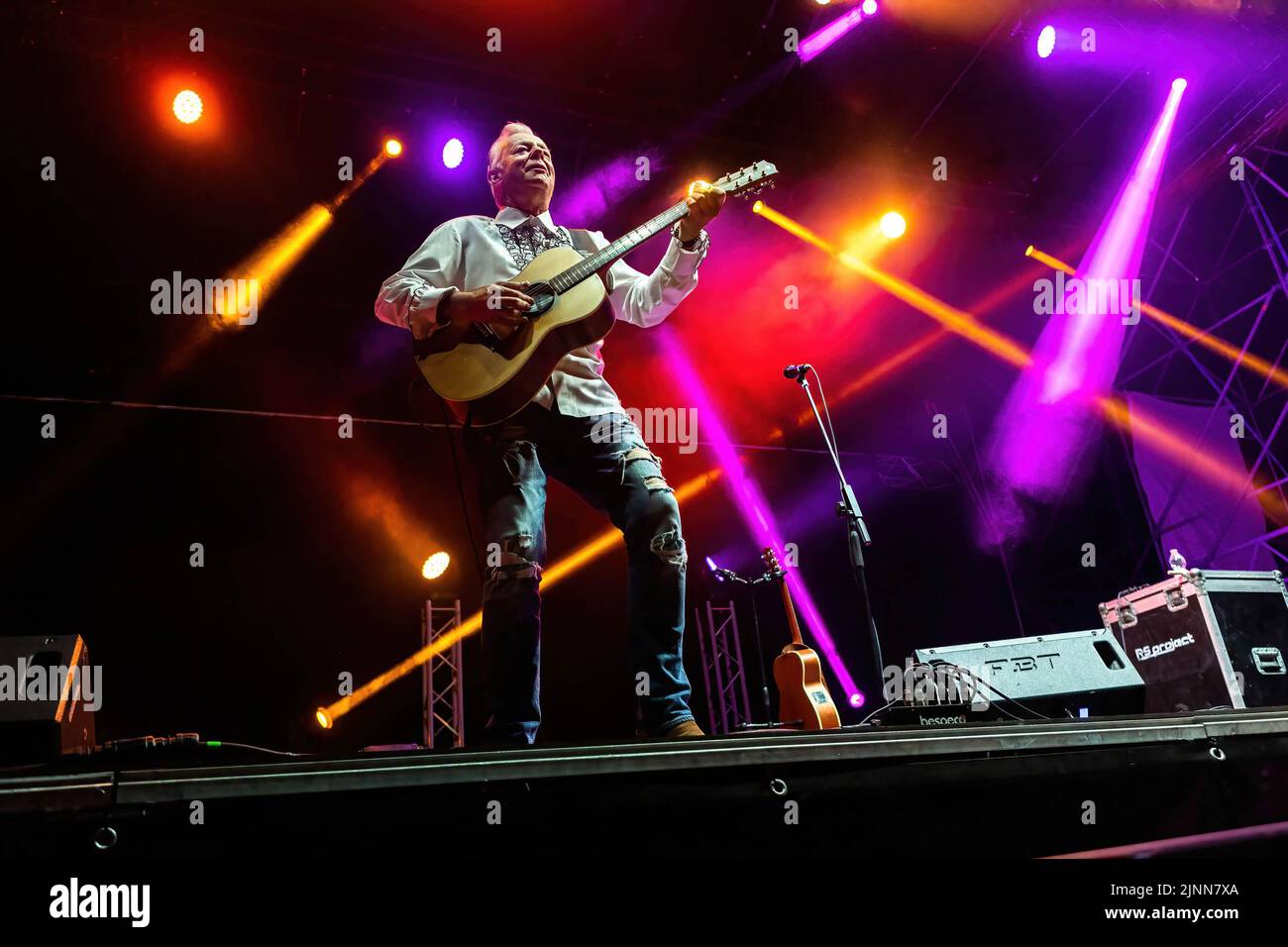 Australian guitarist Tommy Emmanuel performs live during a concert at ...