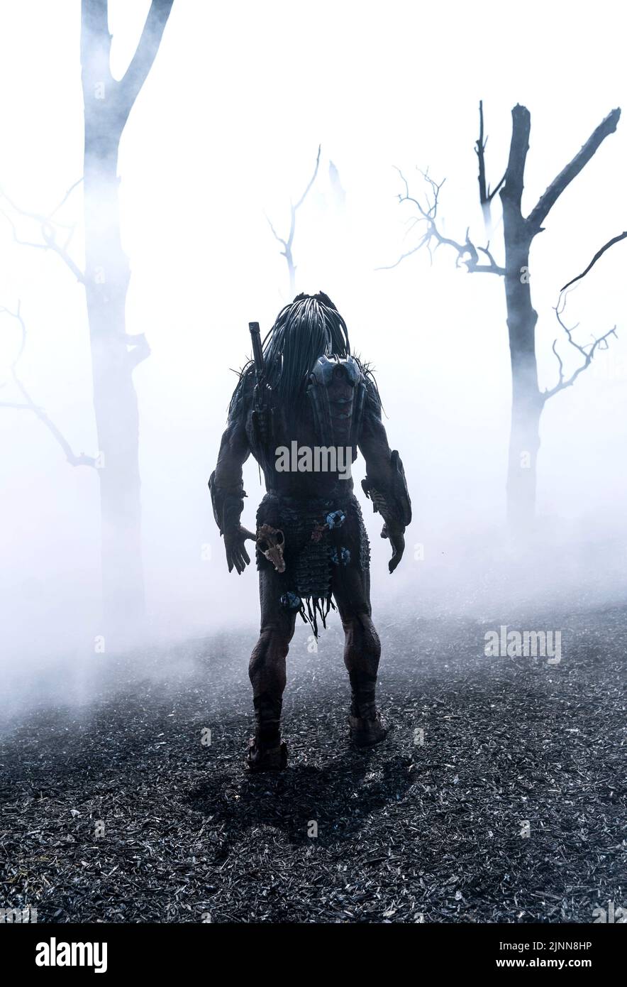 Prey 2022 hulu film still hi-res stock photography and images - Alamy