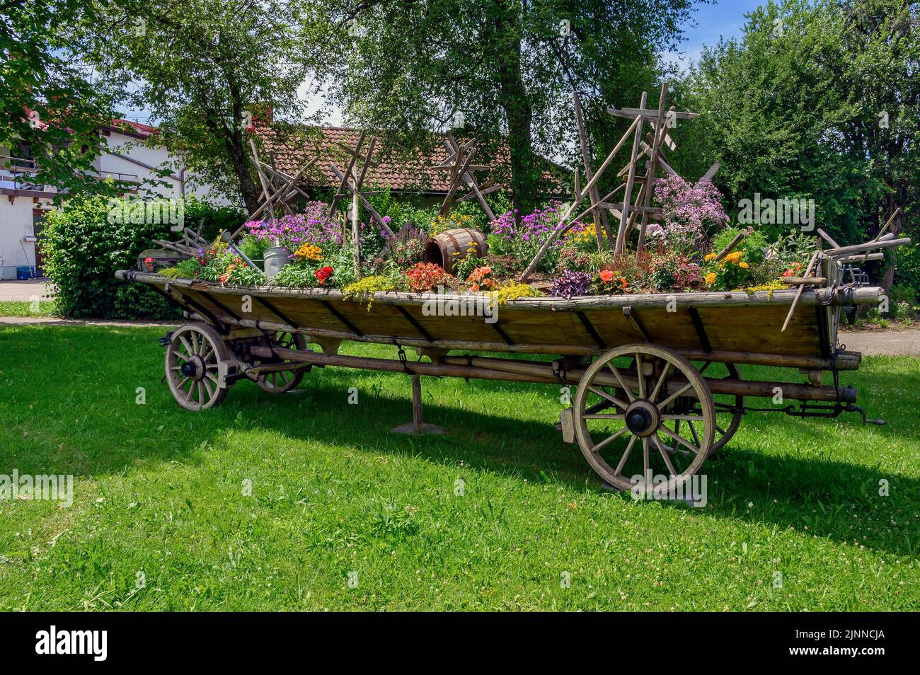Hay cart hi-res stock photography and images - Alamy