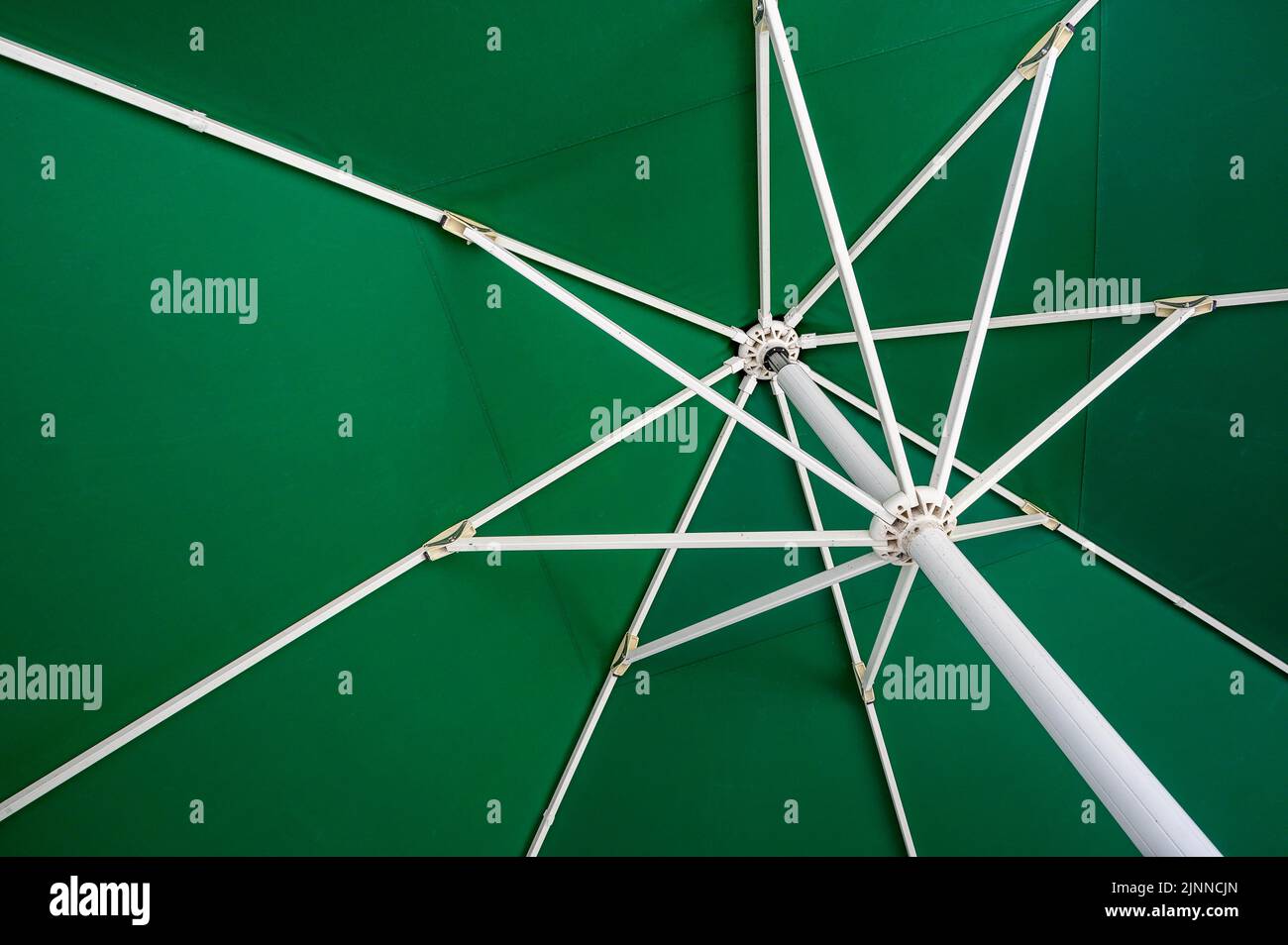 Green parasol hi-res stock photography and images - Alamy