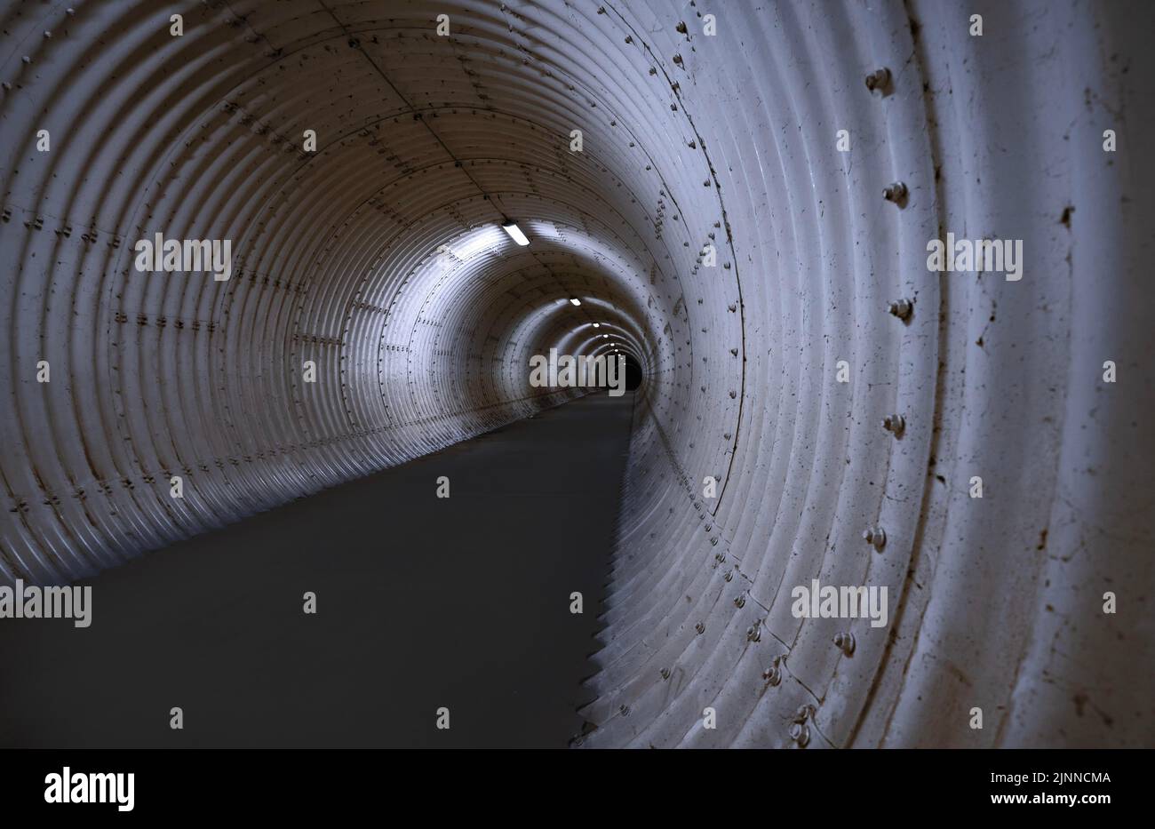Tunnel night hi-res stock photography and images - Alamy