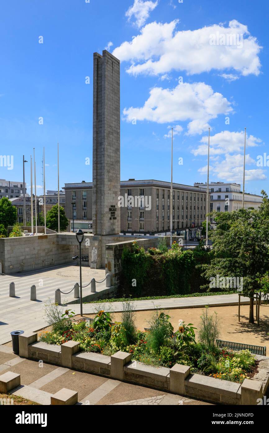 Square Jean-Baptiste Mathon with obelisk and pedestrian area Rue de ...