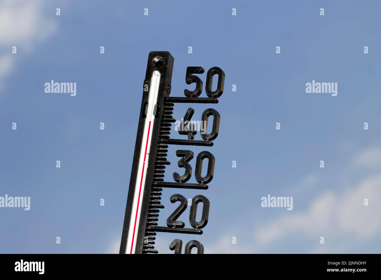 Symbolic image of the heat wave, thermometer at 45 degrees, Berlin ...