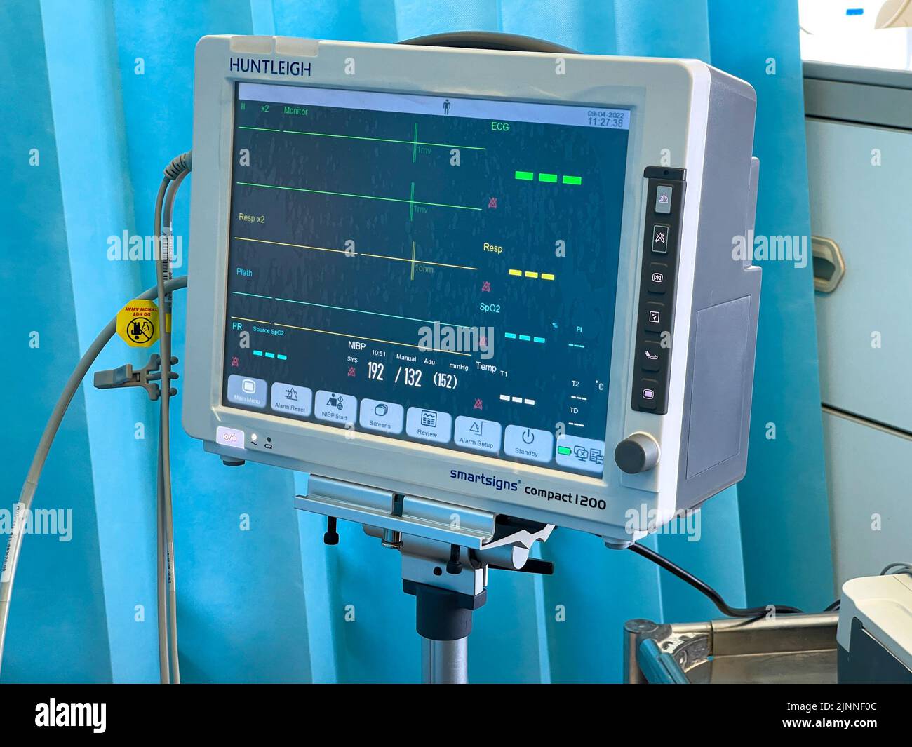 Smartsigns Compact 1200 12 inch Patient Monitor by Huntleigh is ...