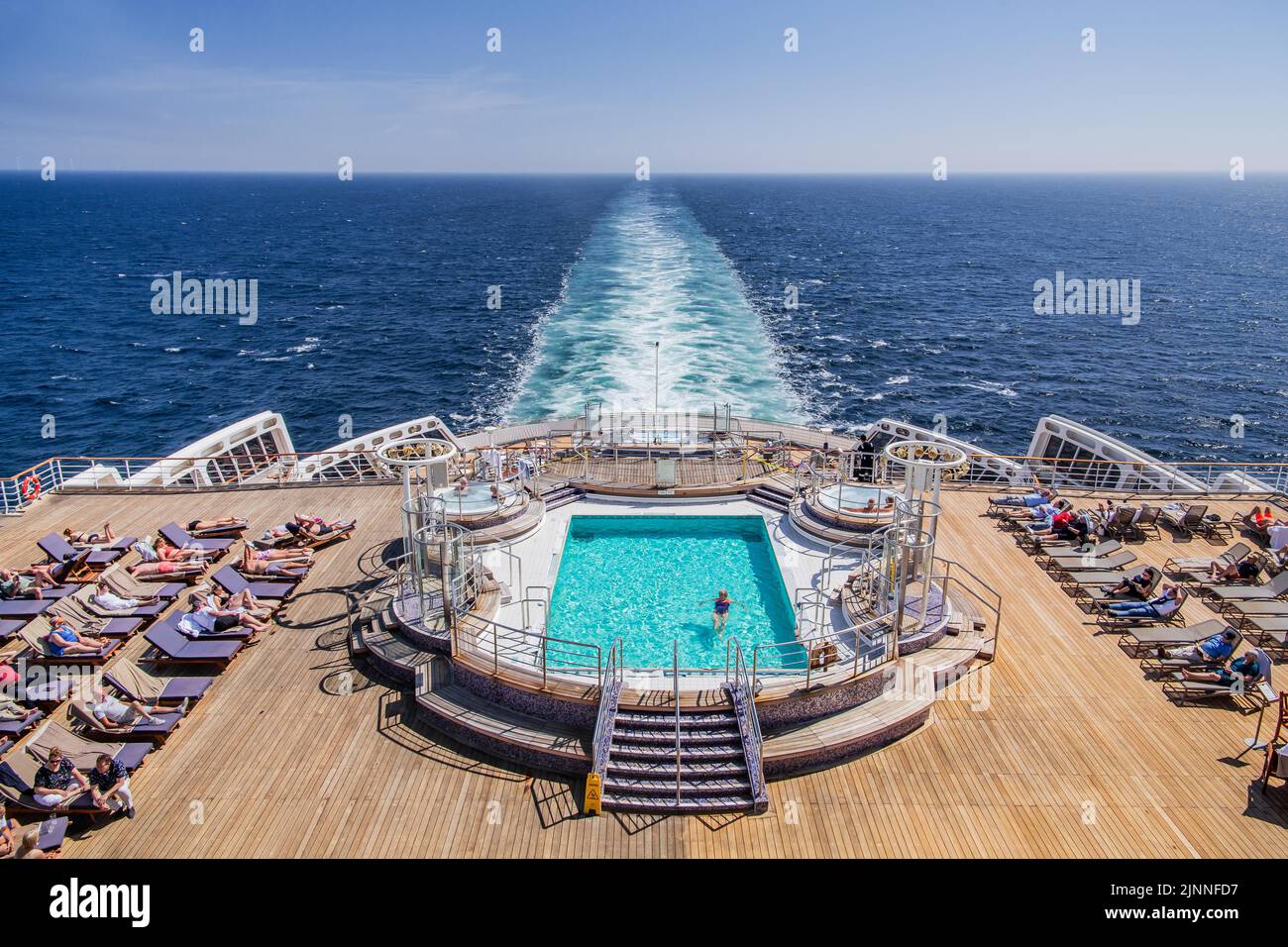 Transatlantic liner, cruise ship Queen Mary 2 with swimming pool on one ...