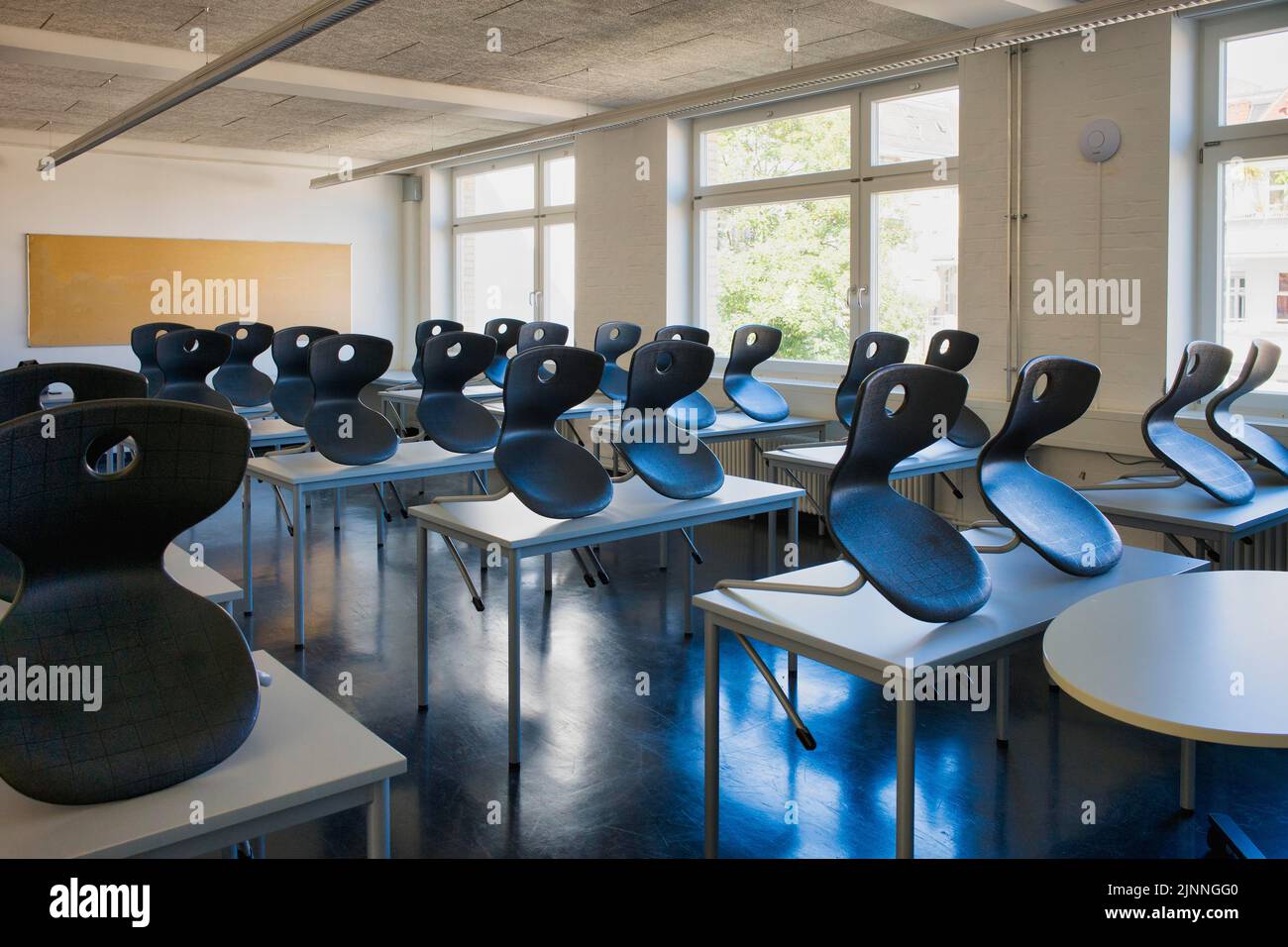 Corona classroom hi-res stock photography and images - Alamy