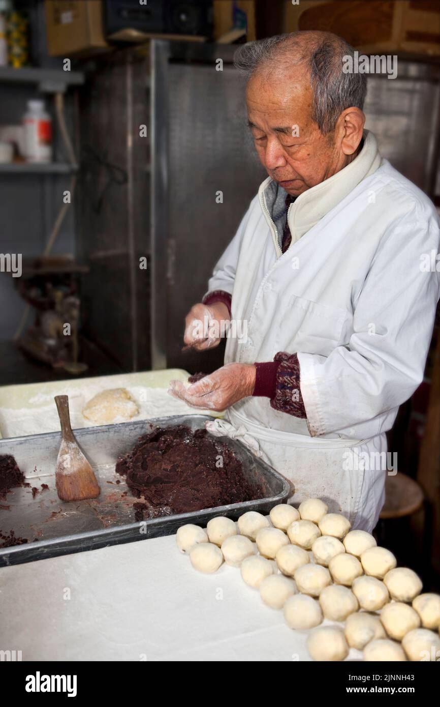 Manju tokyo hi-res stock photography and images - Alamy