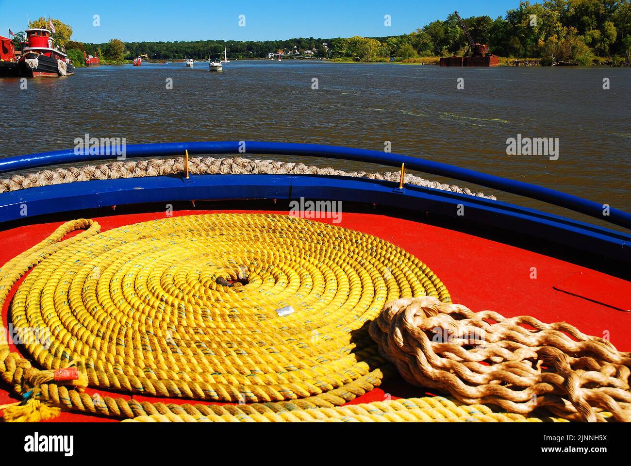 Circled shape hi-res stock photography and images - Alamy