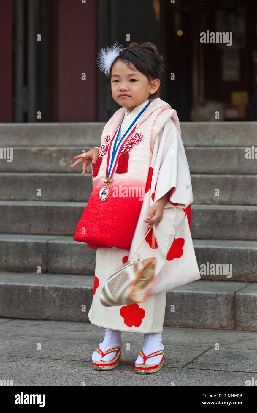 Young girl Shichi-Go-San festival Kawasaki Temple Japan V Stock Photo ...
