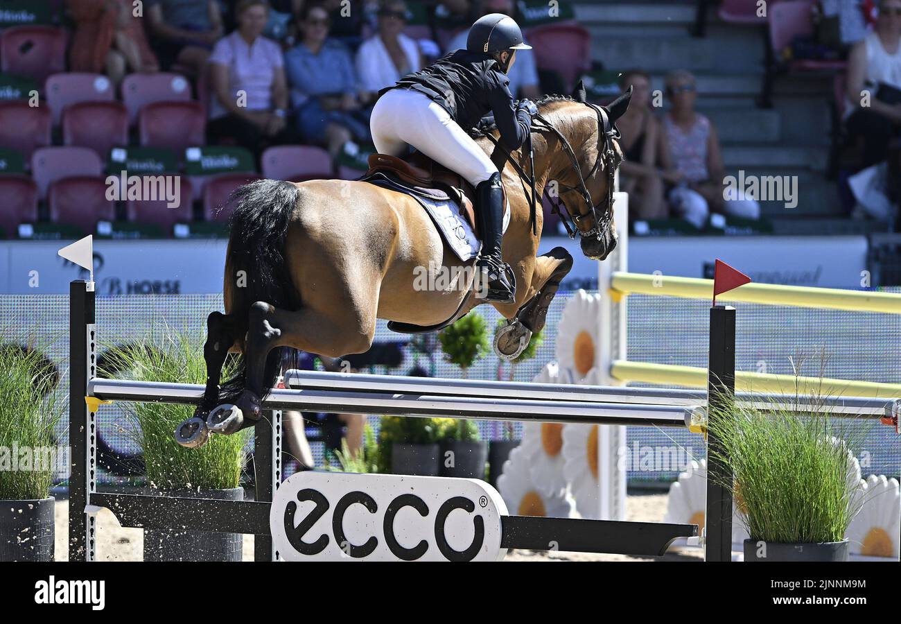 Millie allen (gbr) riding bailarinna hi-res stock photography and ...