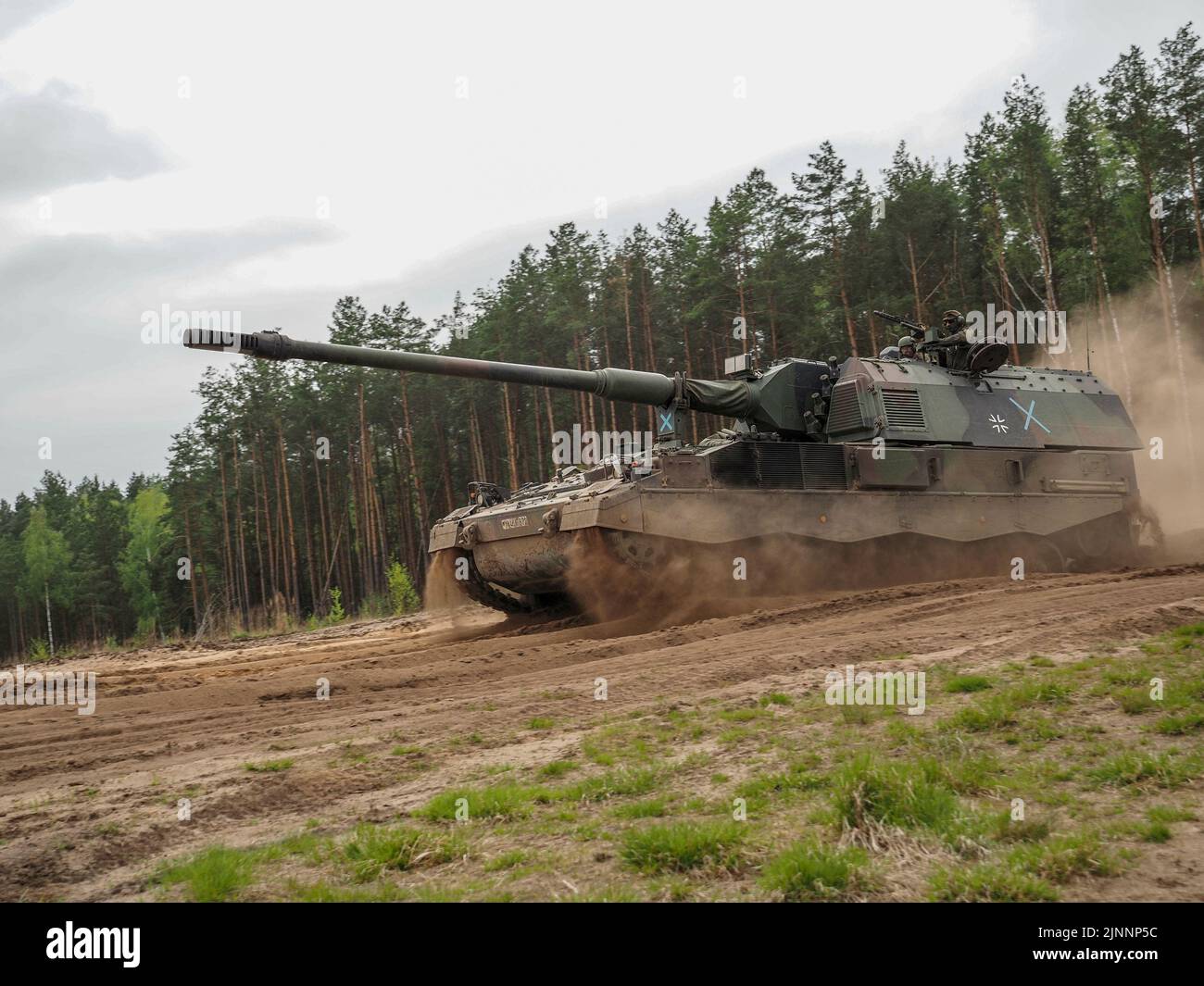 Rukla, Litauen. 11th May, 2022. Panzerhaubitze 2000 of the Bundeswehr ...