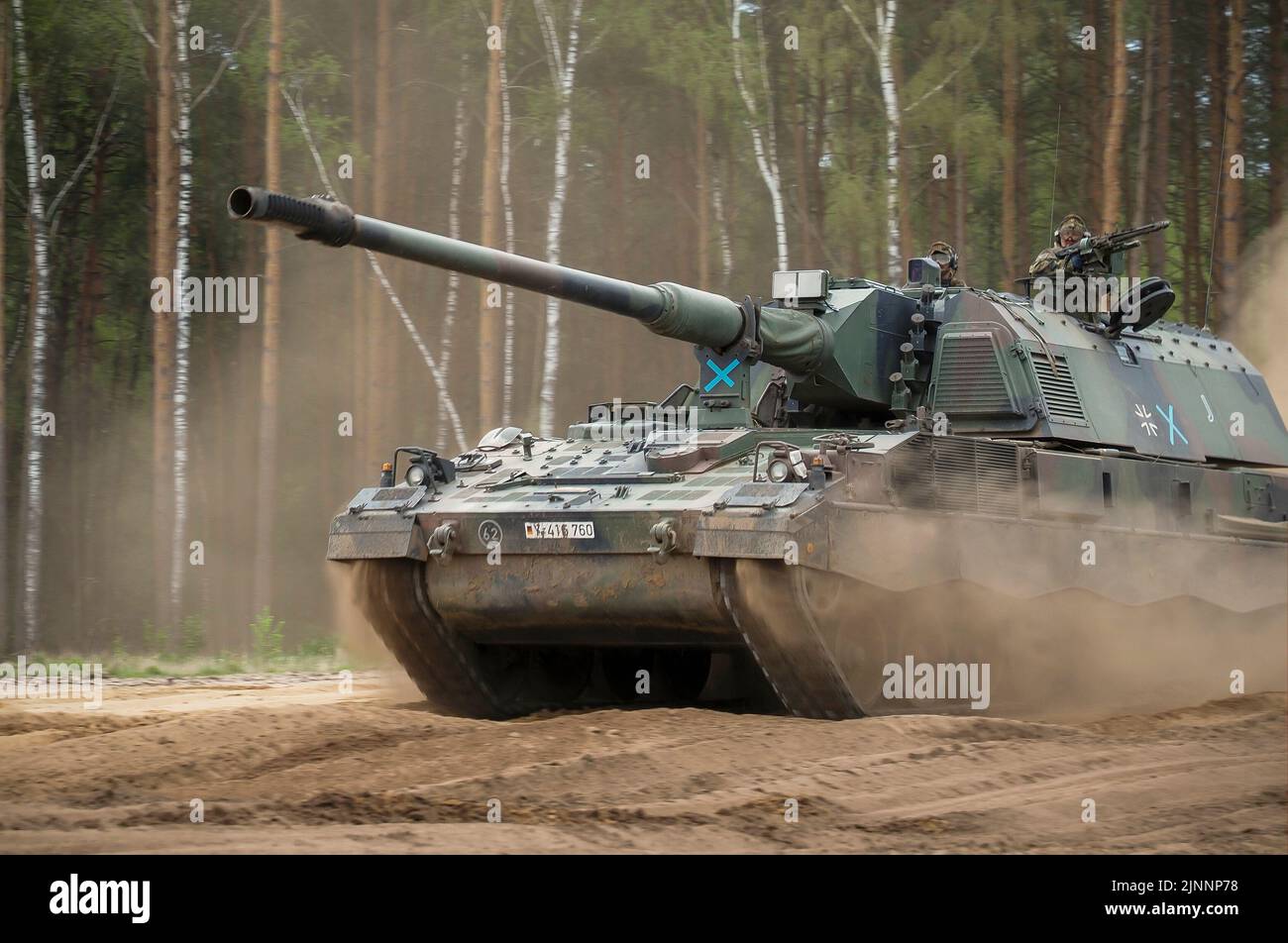Rukla, Litauen. 11th May, 2022. Panzerhaubitze 2000 of the Bundeswehr ...