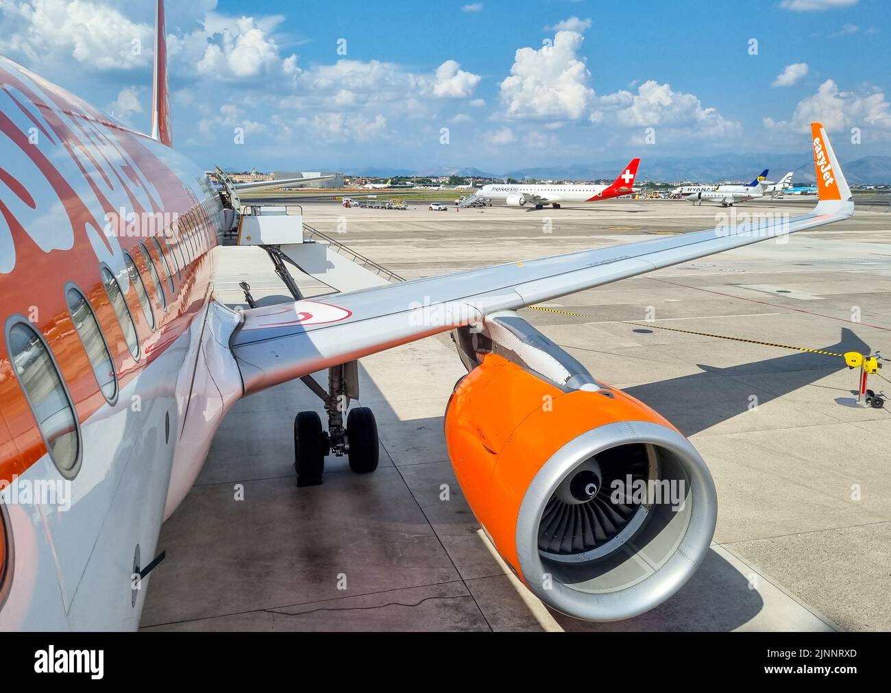 Boarding plane hi-res stock photography and images - Alamy