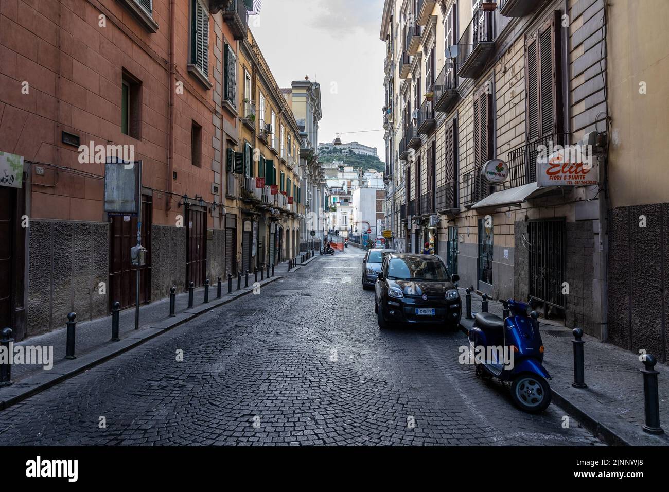 backstreet's of Naples, narrow streets. streets of naples Italy Stock ...