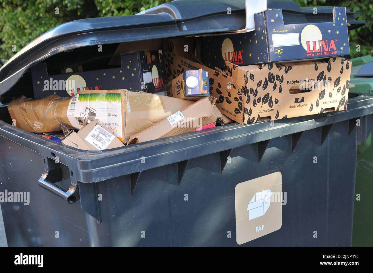 Pap recycle hi-res stock photography and images - Alamy