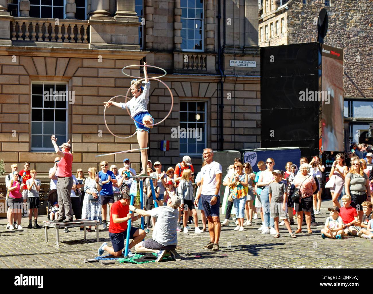 Edinburgh, Scotland, August 11,2022 Festival Fringe people watching a ...