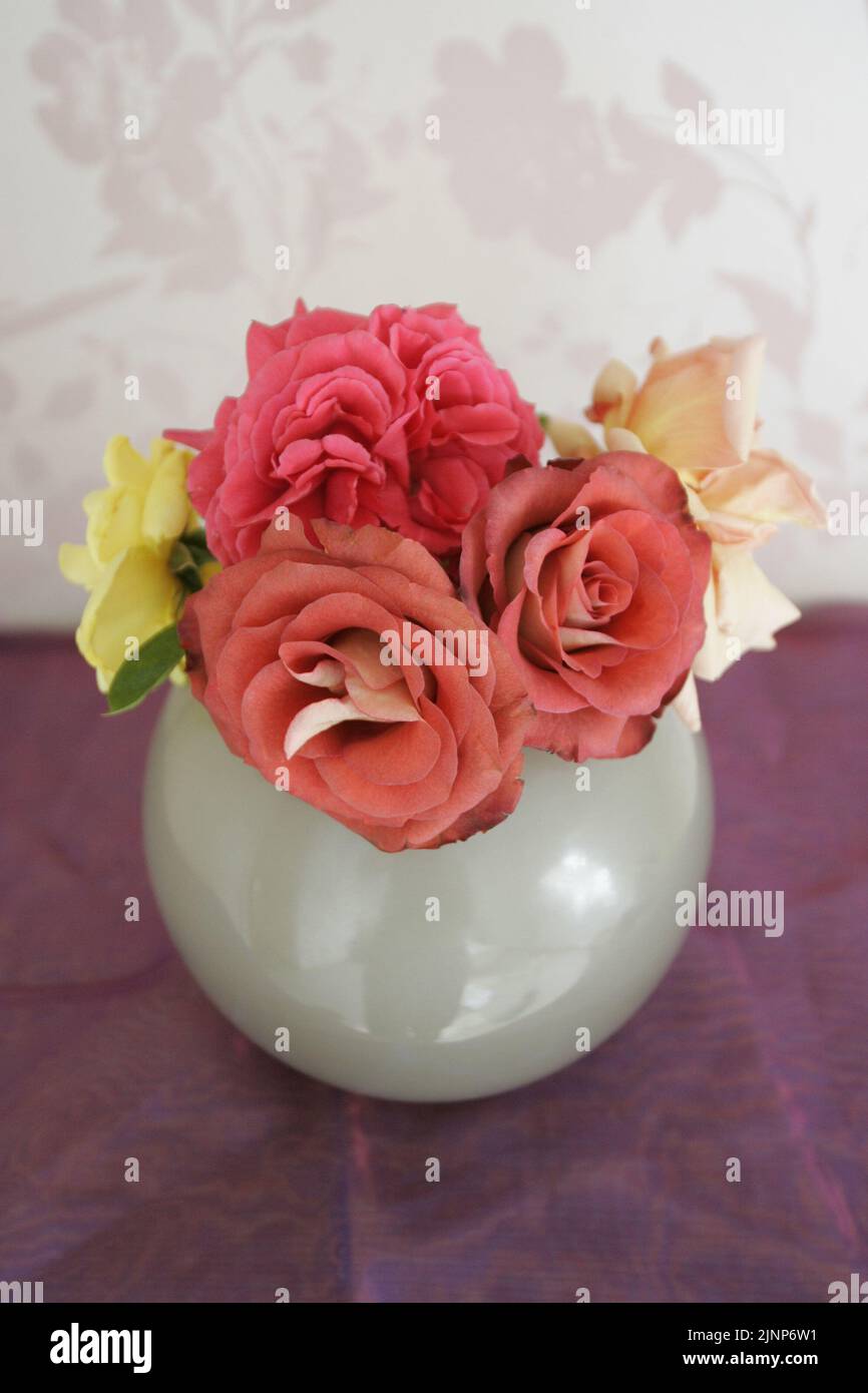 Flower vase on dressing table hi-res stock photography and images - Alamy