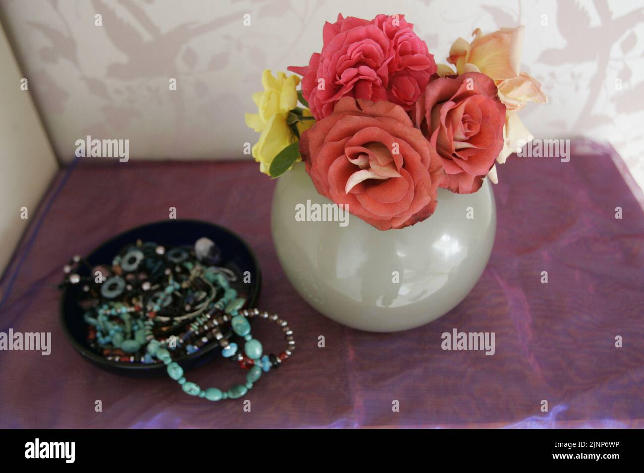 Ladies dressing table hi-res stock photography and images - Alamy