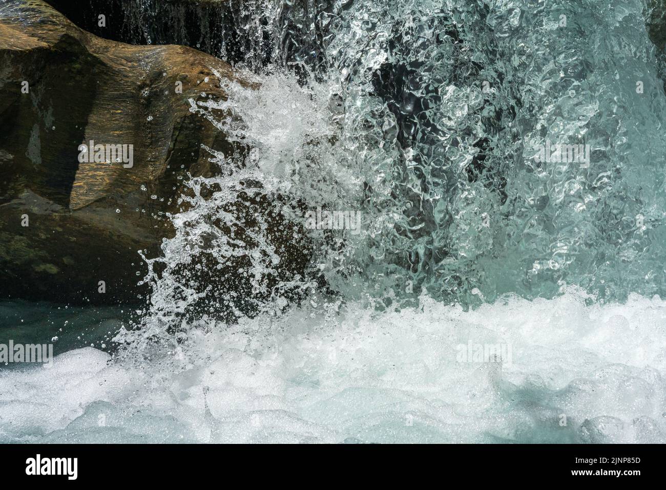 Splash mountain drop hi-res stock photography and images - Alamy