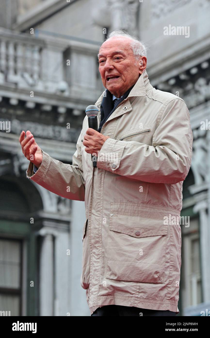 The Italian science popularizer Piero Angela died today August 13, 2022 ...