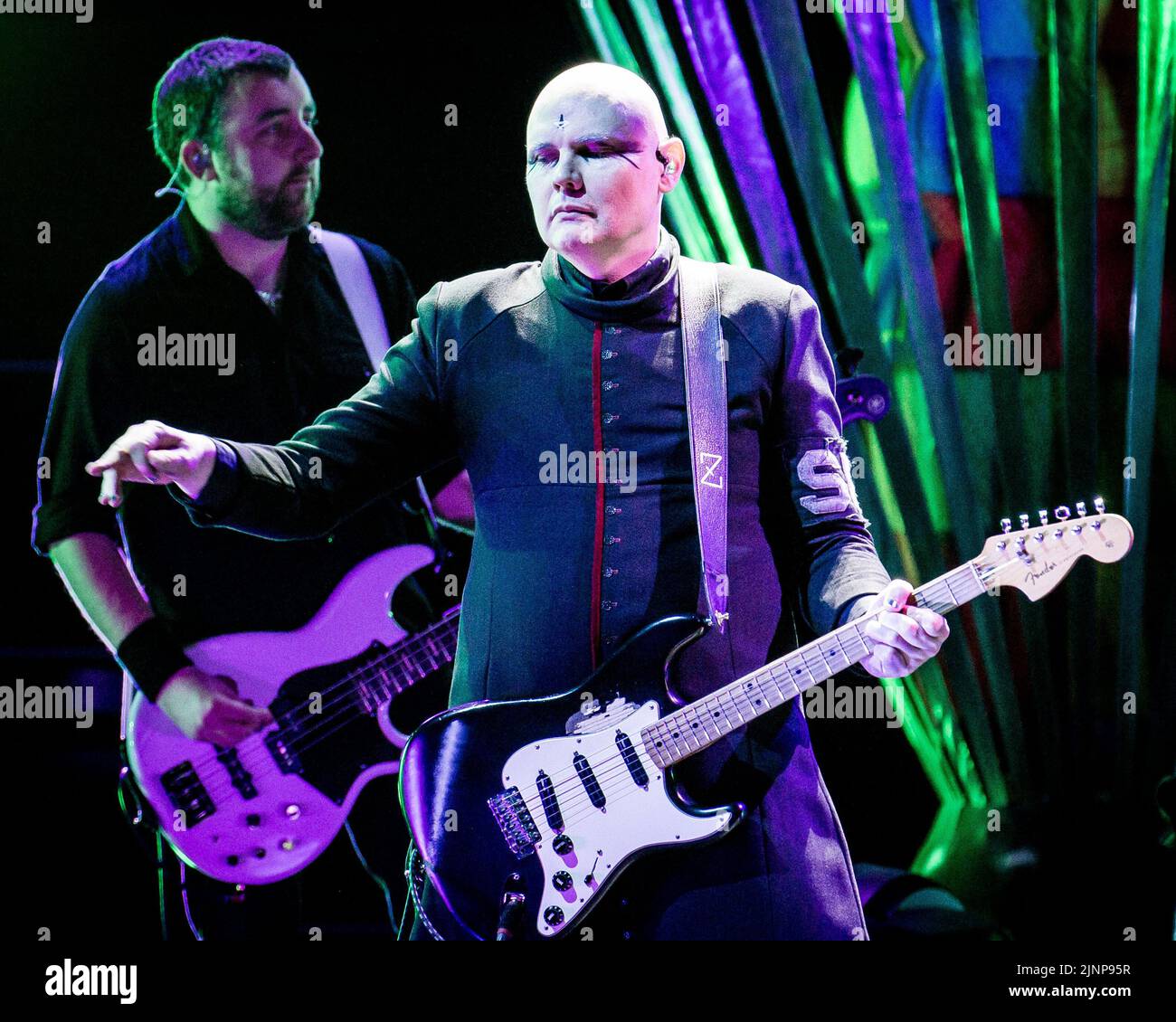 Smashing pumpkins on stage hi-res stock photography and images - Alamy