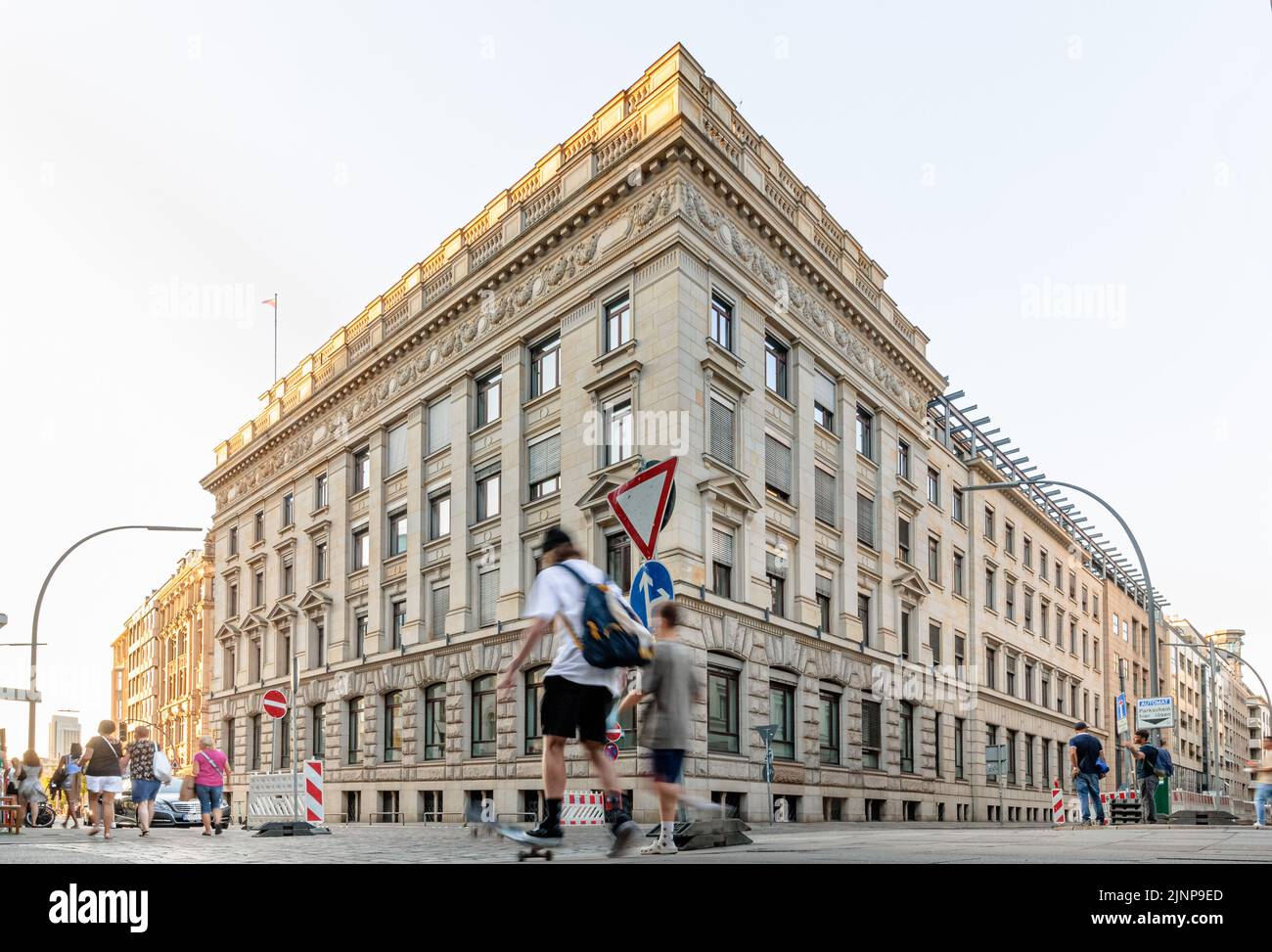 Hamburg, Germany. 12th Aug, 2022. View of the Warburg Bank building on ...