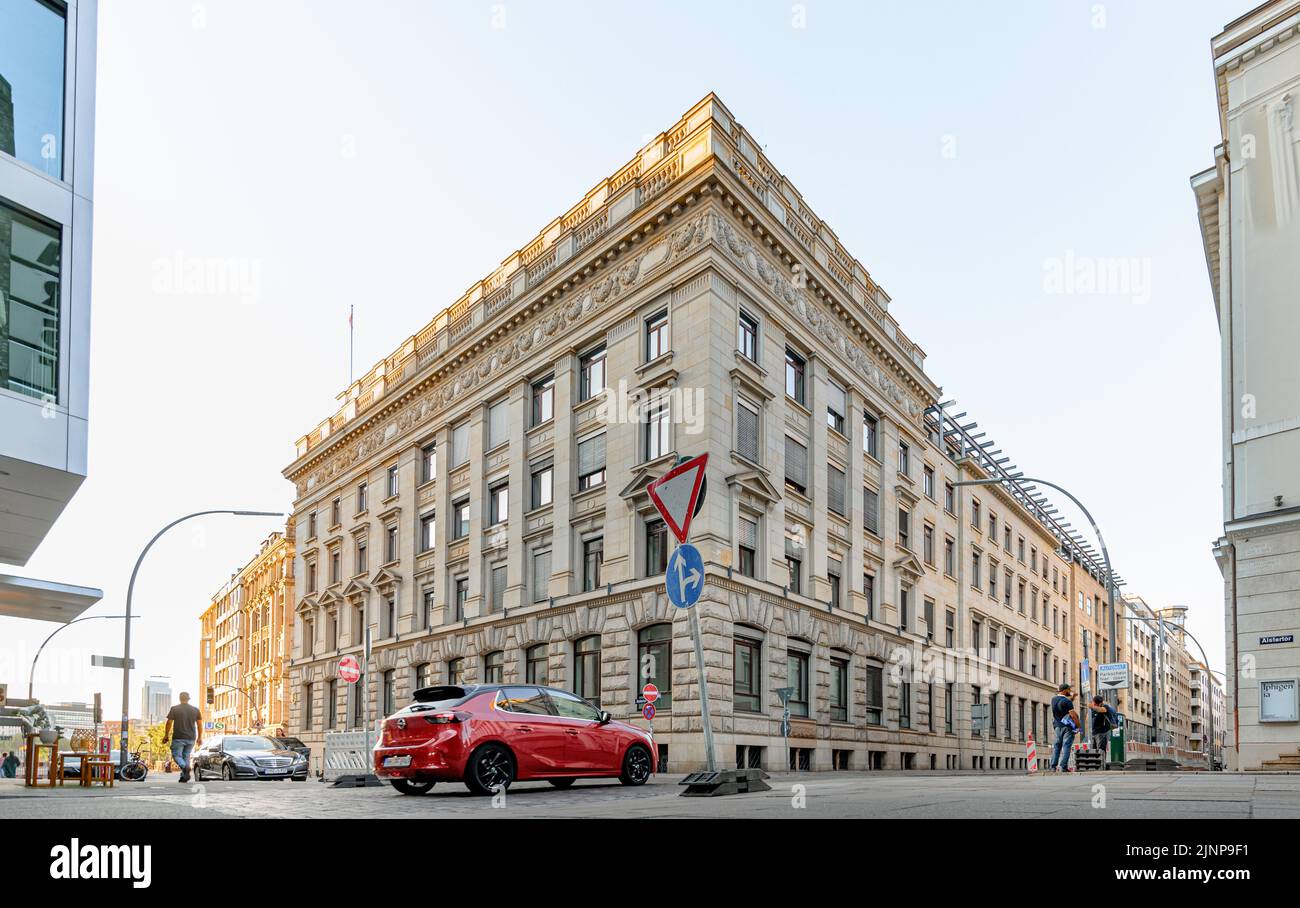 Hamburg, Germany. 12th Aug, 2022. View of the Warburg Bank building on ...