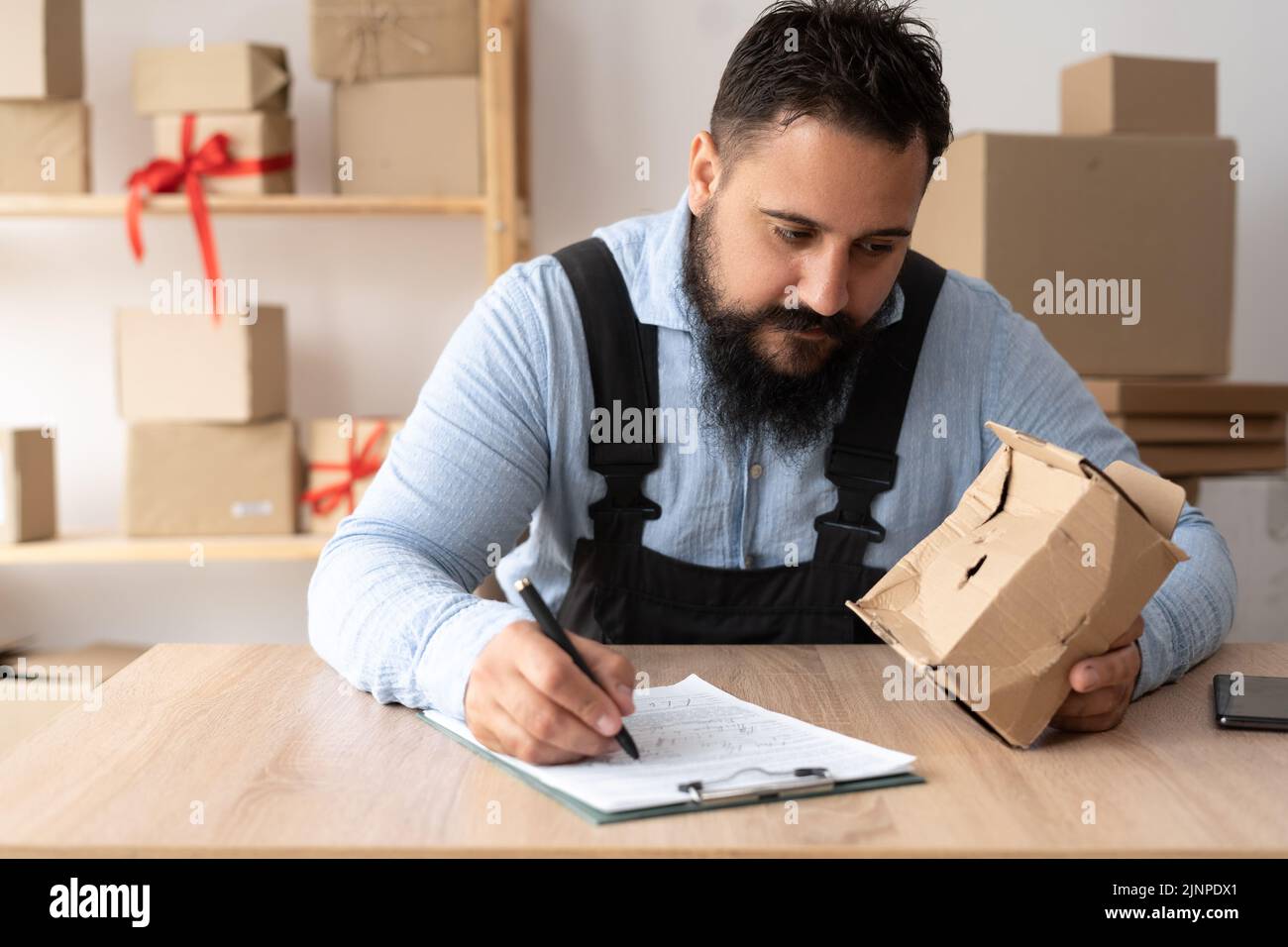 Accident bad transport shipment or poor quality delivery service ...