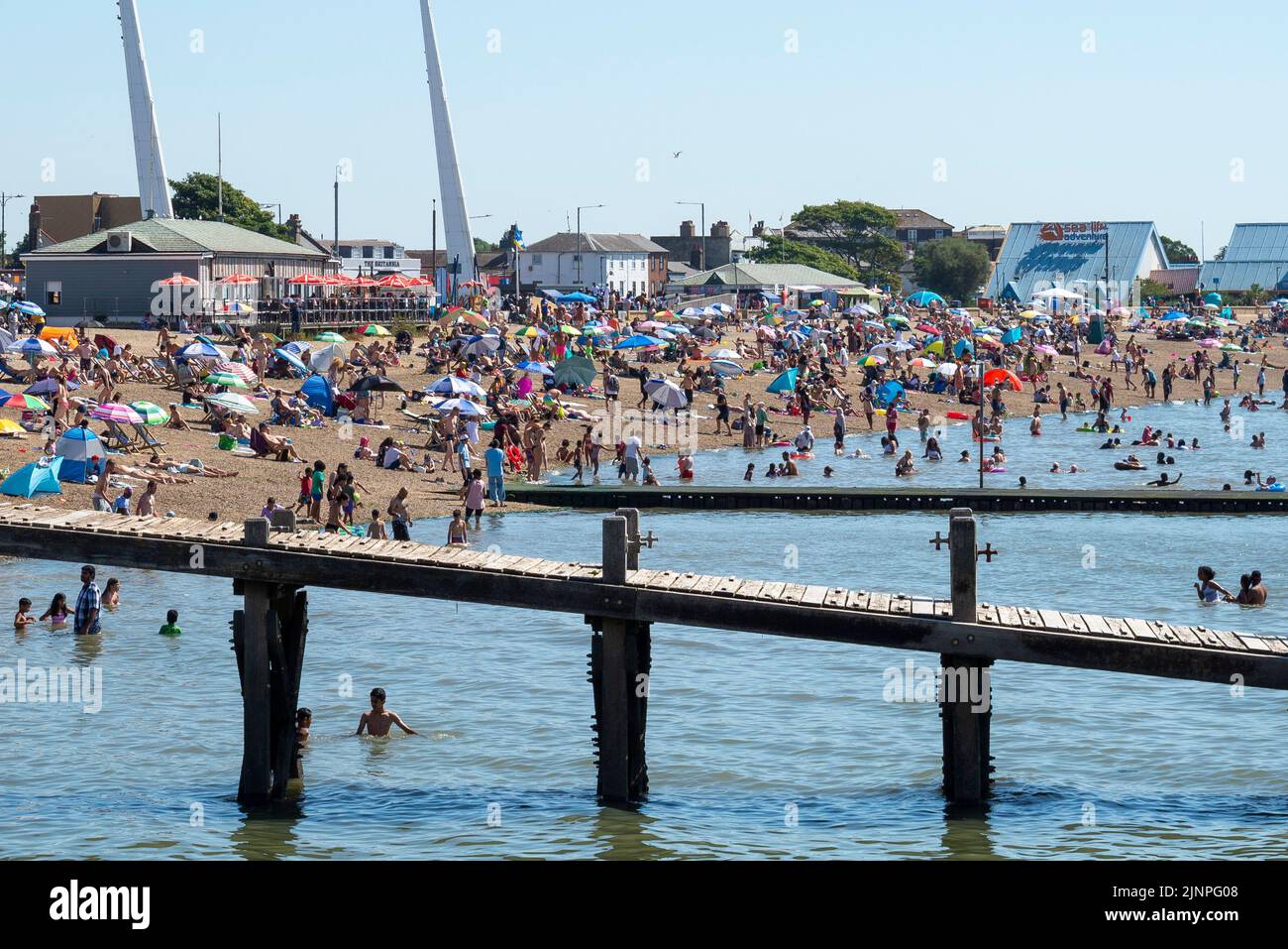 Southend on Sea, Essex, UK. 13th Aug, 2022. The hot weather has ...