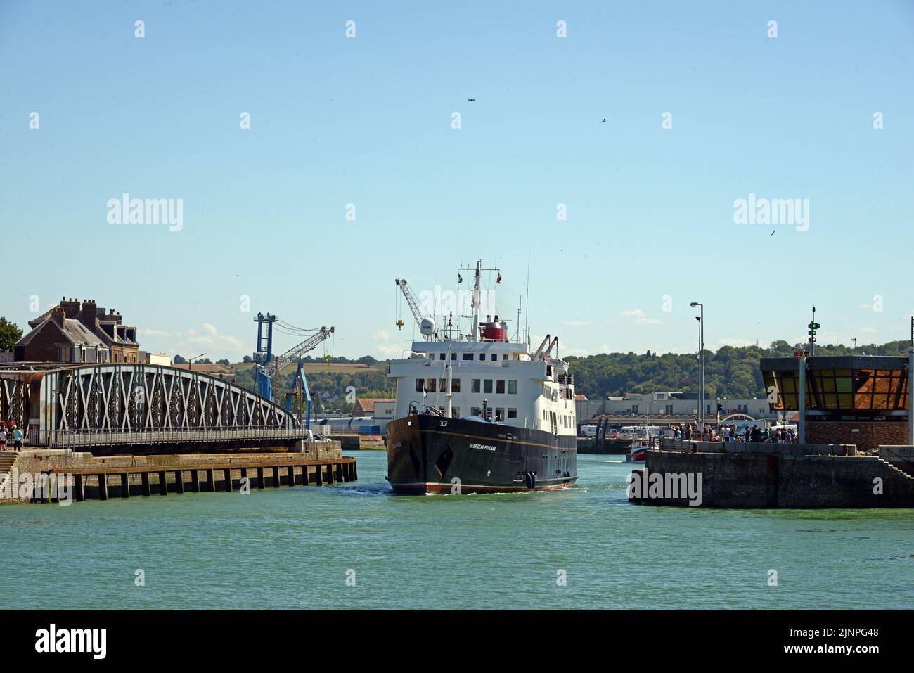 HEBRIDEAN PRINCESS passing through The Colbert bridge, known as "the ...