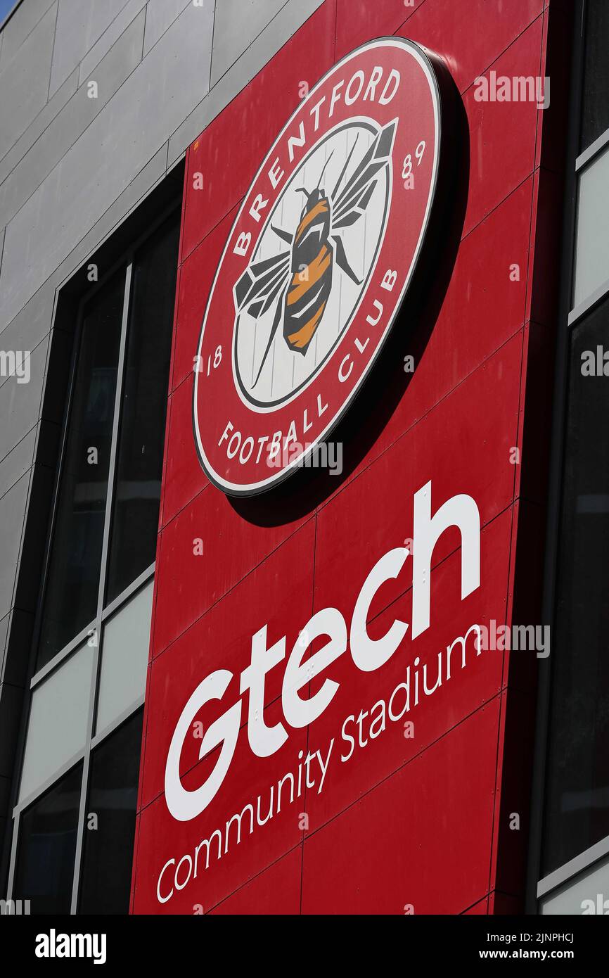 London, UK. 13th Aug, 2022. 13th August 2022; Gtech Community Stadium ...