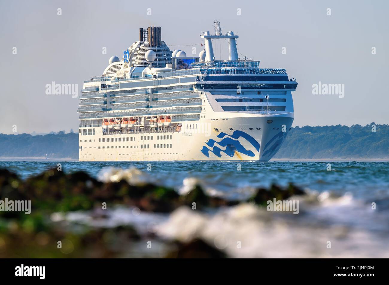 Island Princess is a Coral class cruise ship operated by Princess ...